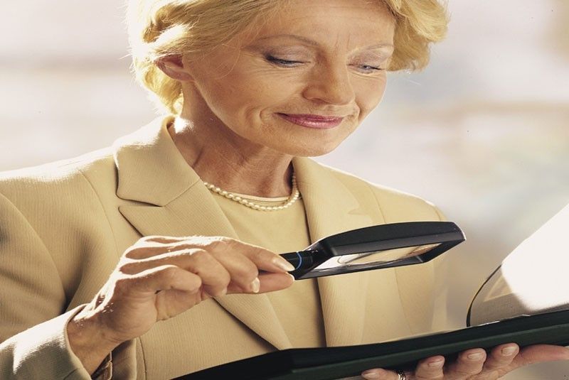 The best Hand held Magnifier by Eschenbach — Low Vision Miami